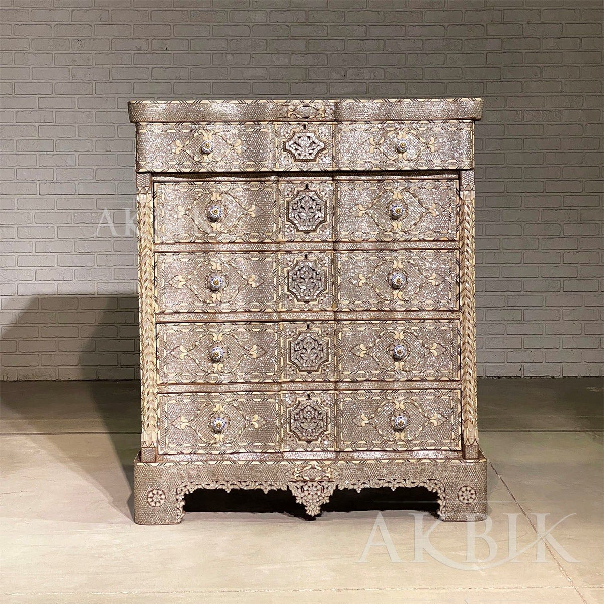 Infiniti Syrian Bridal Chest with Mother-of-Pearl Adornment – Akbik ...